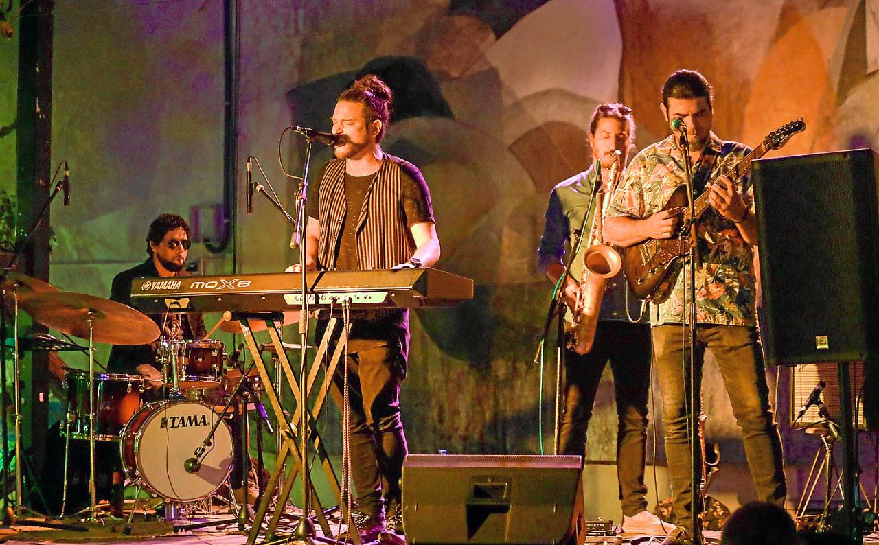 Las Dalias retoma con éxito la nueva temporada de música en directo