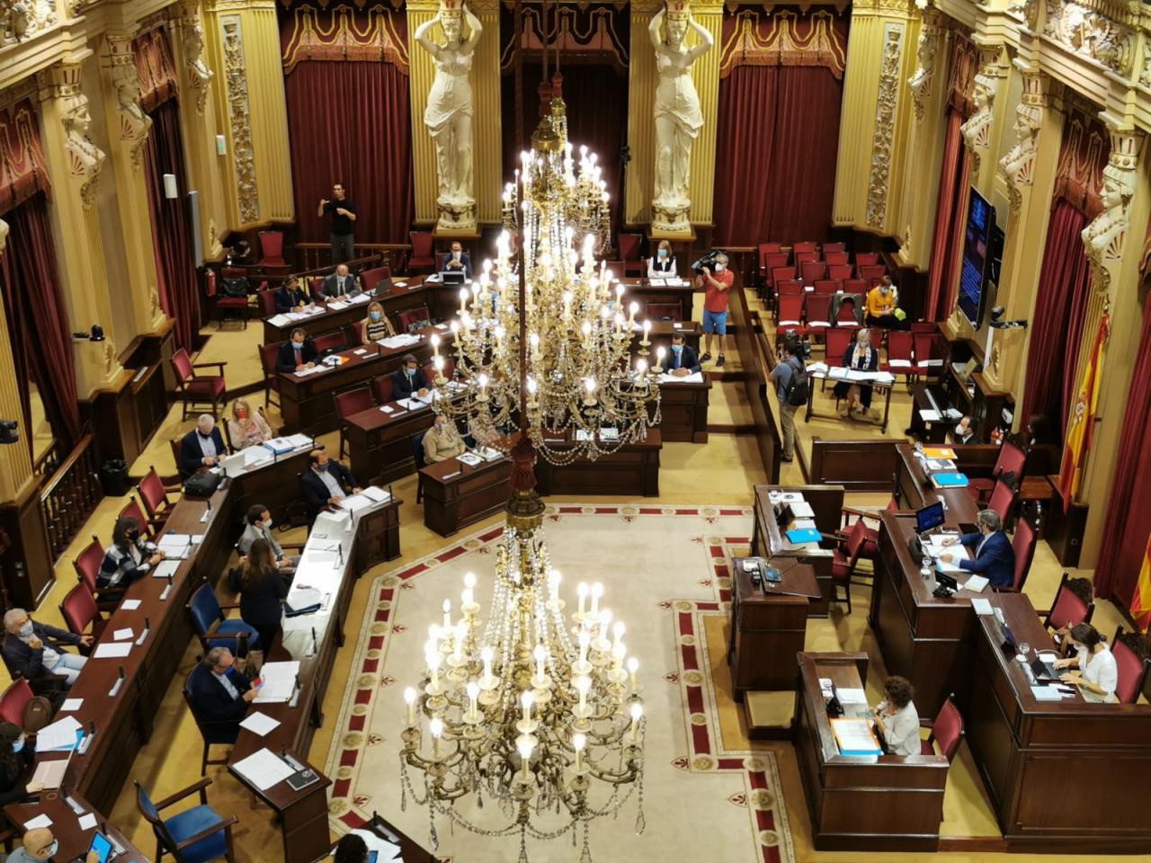 El Parlament permitirá a ciudadanos, entidades y colectivos formular ...