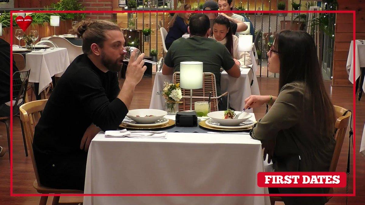 Carol, de First Dates: «Como me digas que no te parto las piernas»
