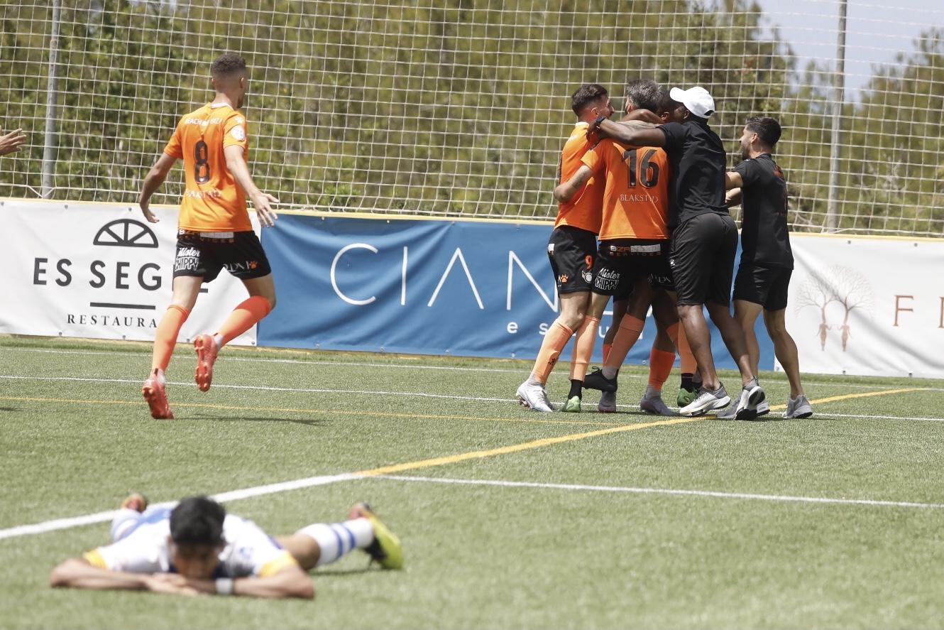 Fotogalería: Las mejores imágenes del ascenso de la Penya Independent
