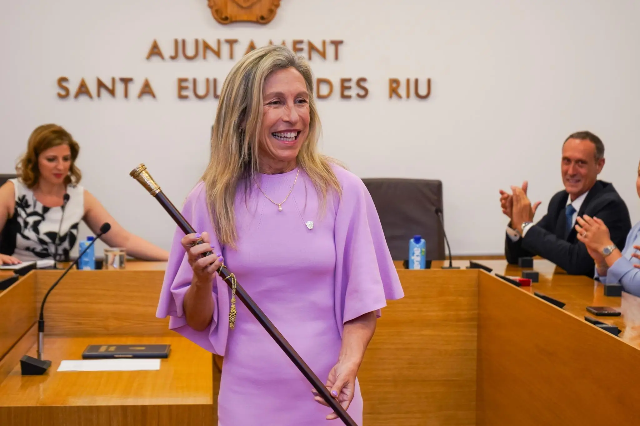 Fotogalería: La reelección de Carmen Ferrer en Santa Eulària, en imágenes