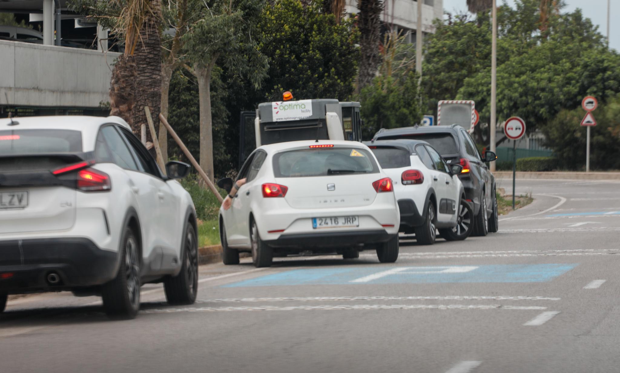Fotogalería: Colapso circulatorio en el aeropuerto de Ibiza, en imágenes
