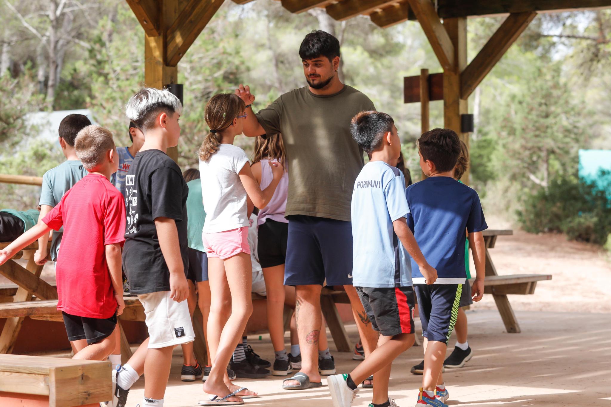 Fotogalería: El campamento de Cala Jondal, en imágenes