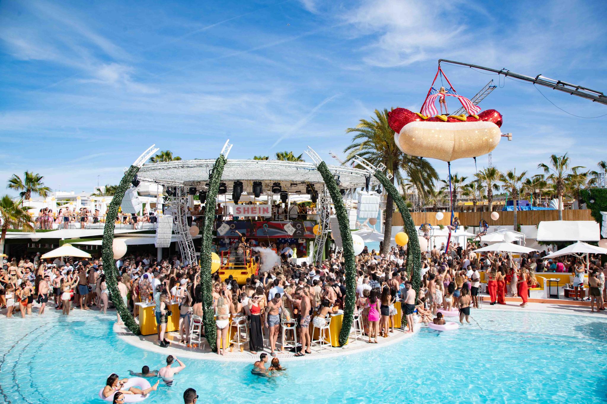 Fotogalería: O Beach Ibiza vuelve con su icónica ‘Pool Party’, en imágenes