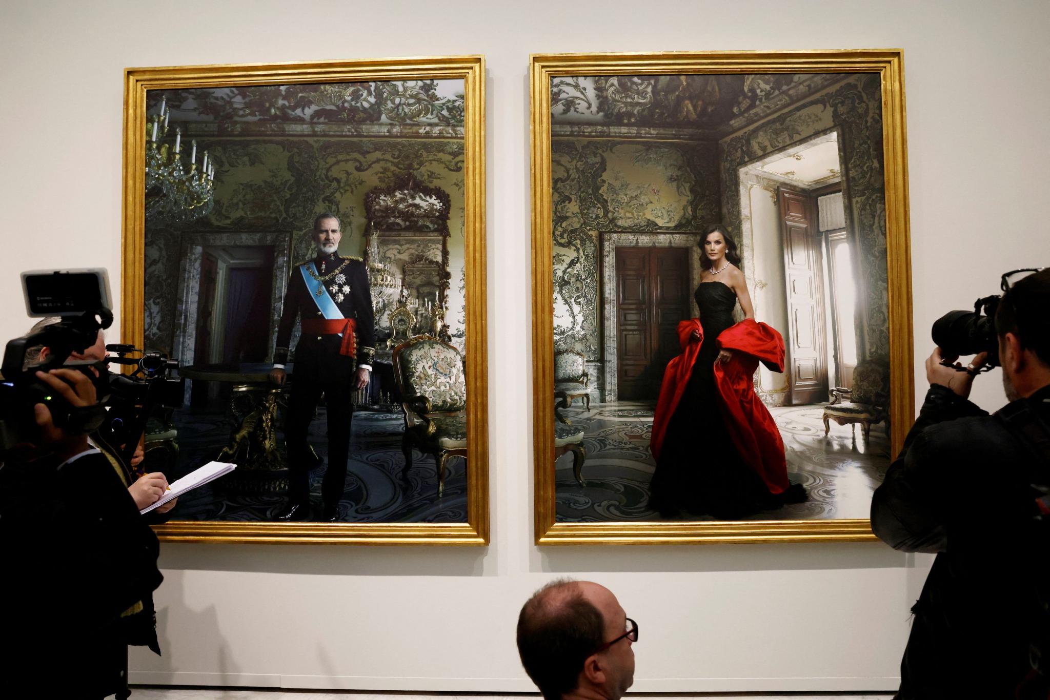 Dos nuevos retratos representan a Felipe VI y a Letizia