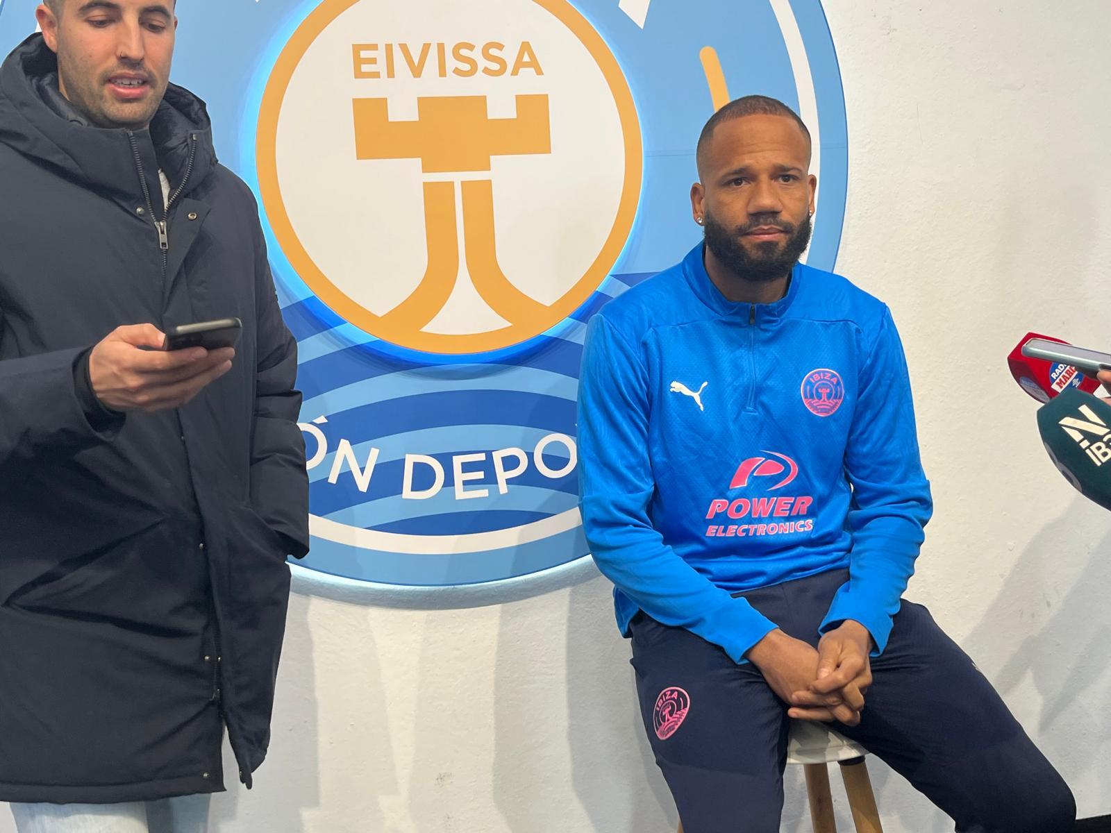 Fútbol - Primera RFEF. Bebé, de la UD Ibiza: «Vamos a ser campeones»