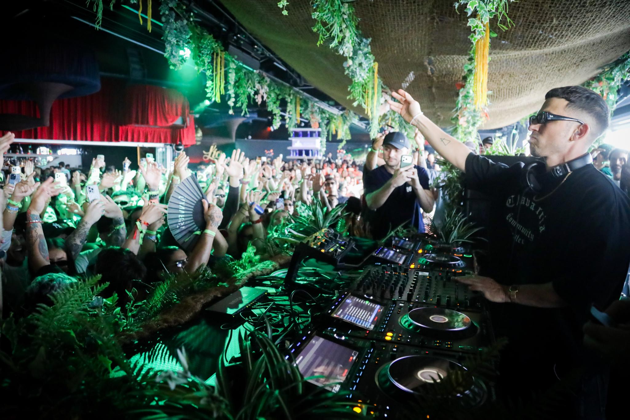 Michael Bibi convierte Lío Ibiza en una gran fiesta solidaria a ...