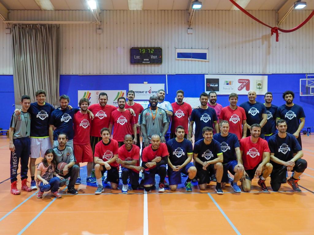 Roger Esteller marca el compás