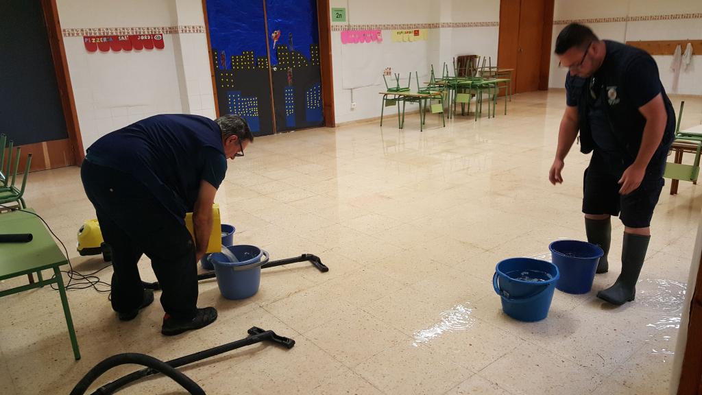 Inundadas cinco aulas del CEIP Sant Jordi por las lluvias del domingo