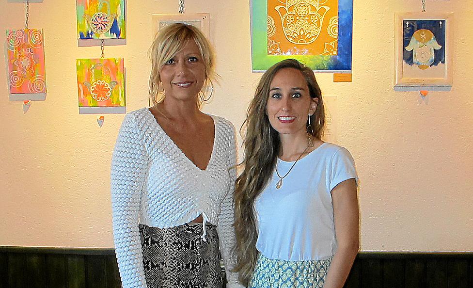 Numerosos rostros de mujeres juntas en una misma exposición