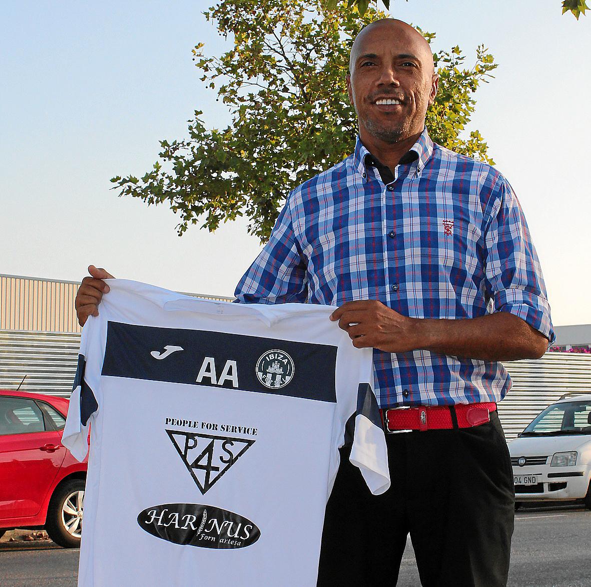 «El objetivo es el ‘play off' y subir»