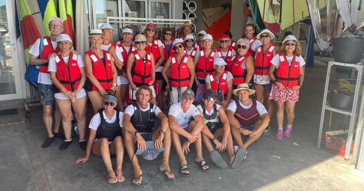 Los mayores aprenden a navegar en Es Nàutic de Sant Antoni