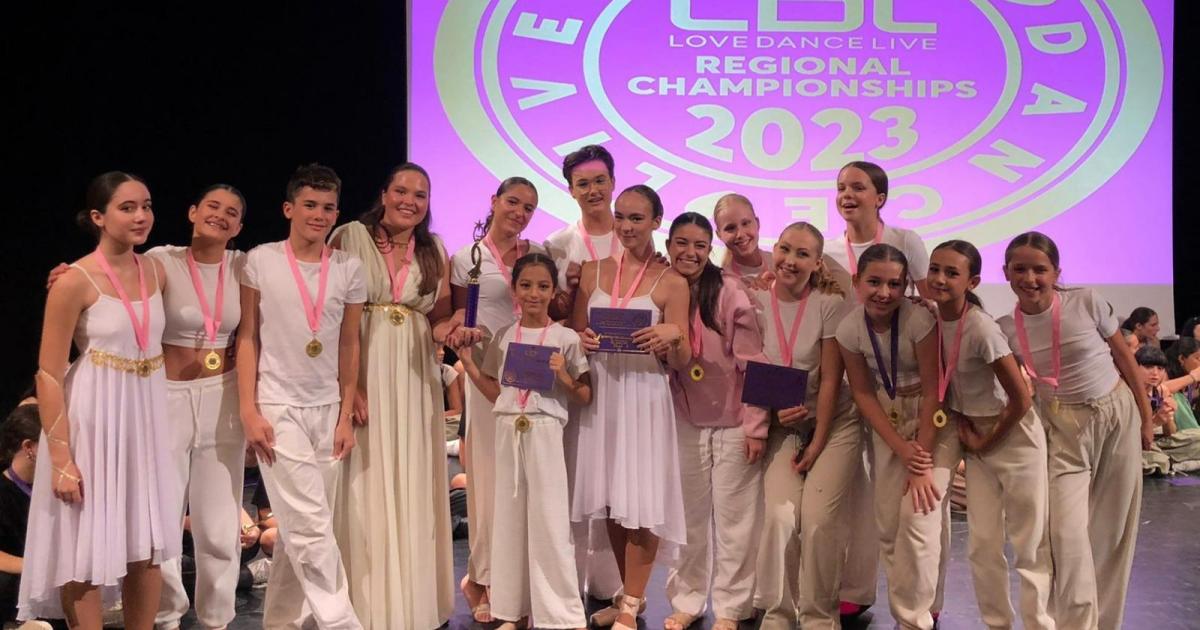 El equipo de baile de Sabrina Dance Center brilla con luz propia