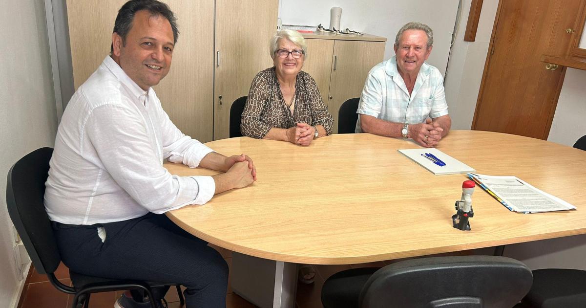 Formentera firma sendos convenios con los clubes de mayores de Sant ...