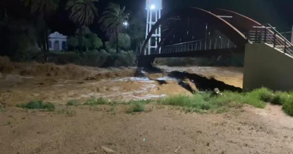 Gente atrapada, calles inundadas y peligrosos rescates, las impactantes ...