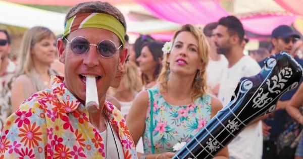Flower Power en Destino, una experiencia ibicenca única