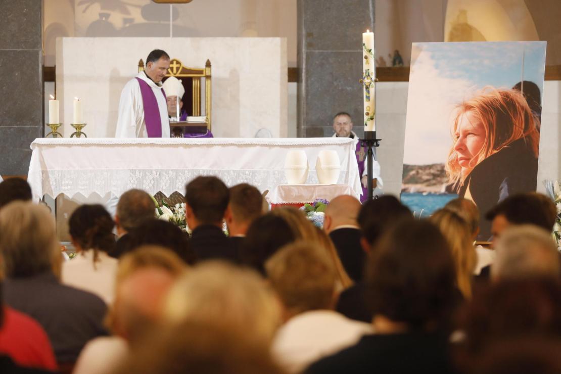 Fotogalería: El último adiós a Virginia Marí, en fotos