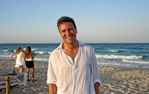 El cirujano plástico Iván Mañero participa en un acto solidario en ...