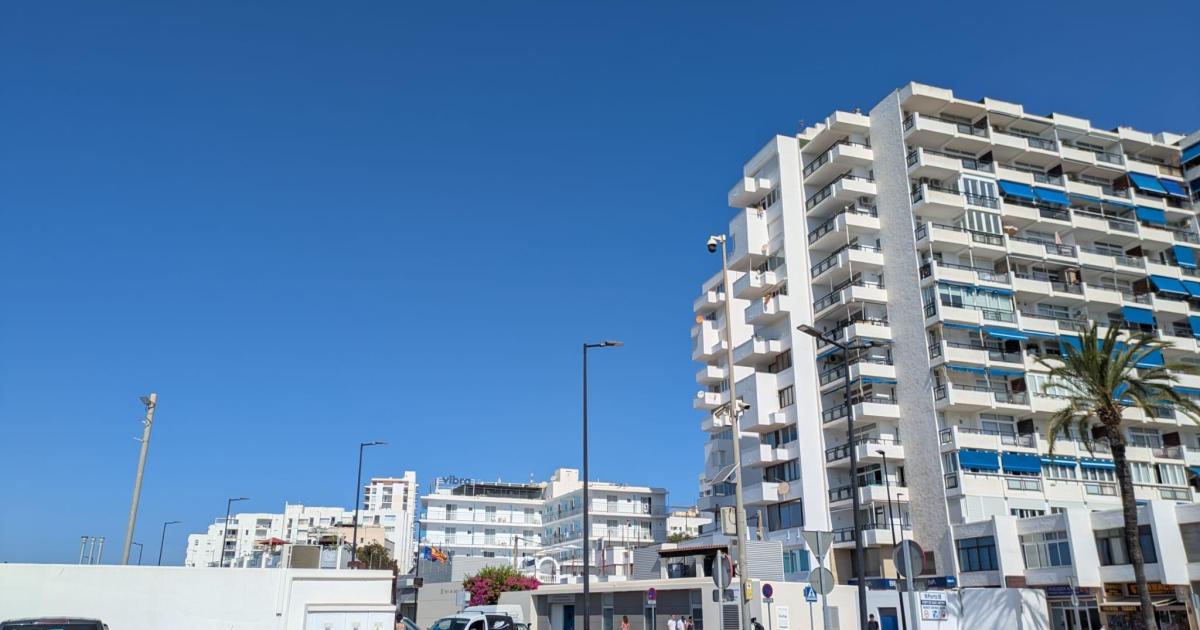 Residents of Sant Antoni who live in high-rise flats are left without ...