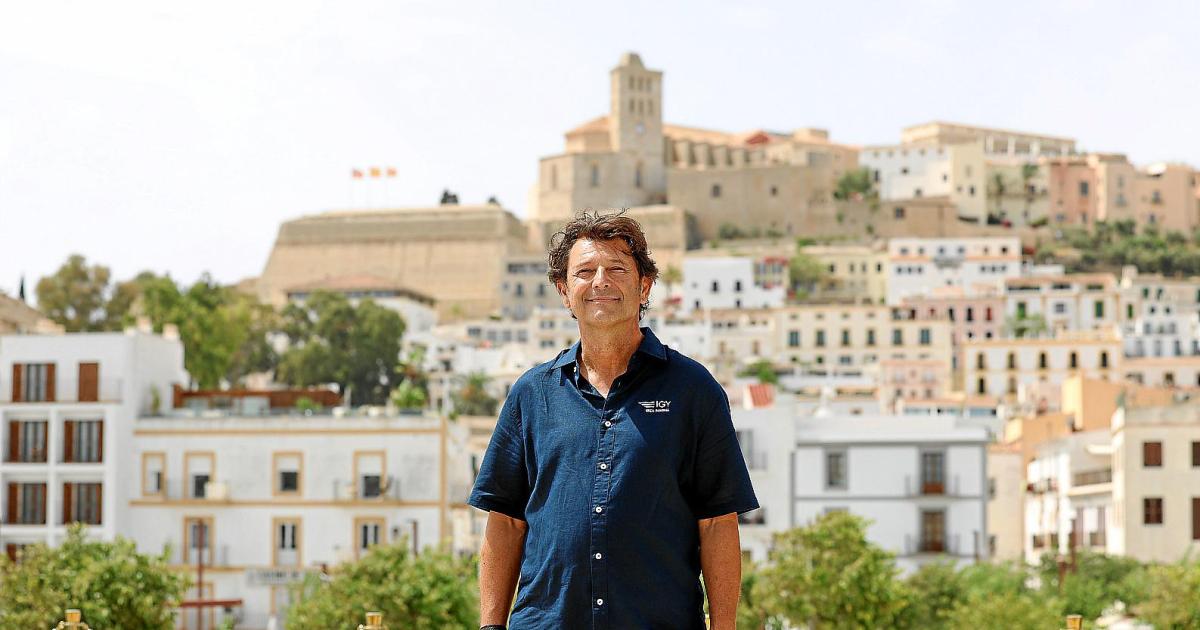 Delle speegle leak that fine lady is a head-turner as she