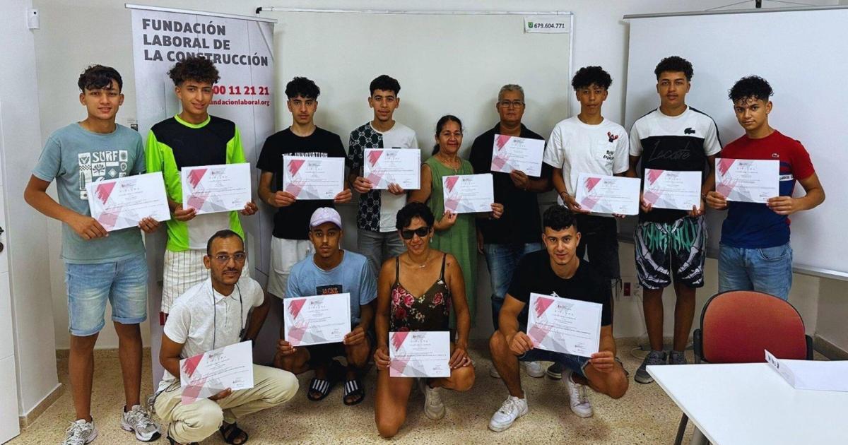 Un total de 21 alumnos reciben en Ibiza los diplomas del plan formativo ...